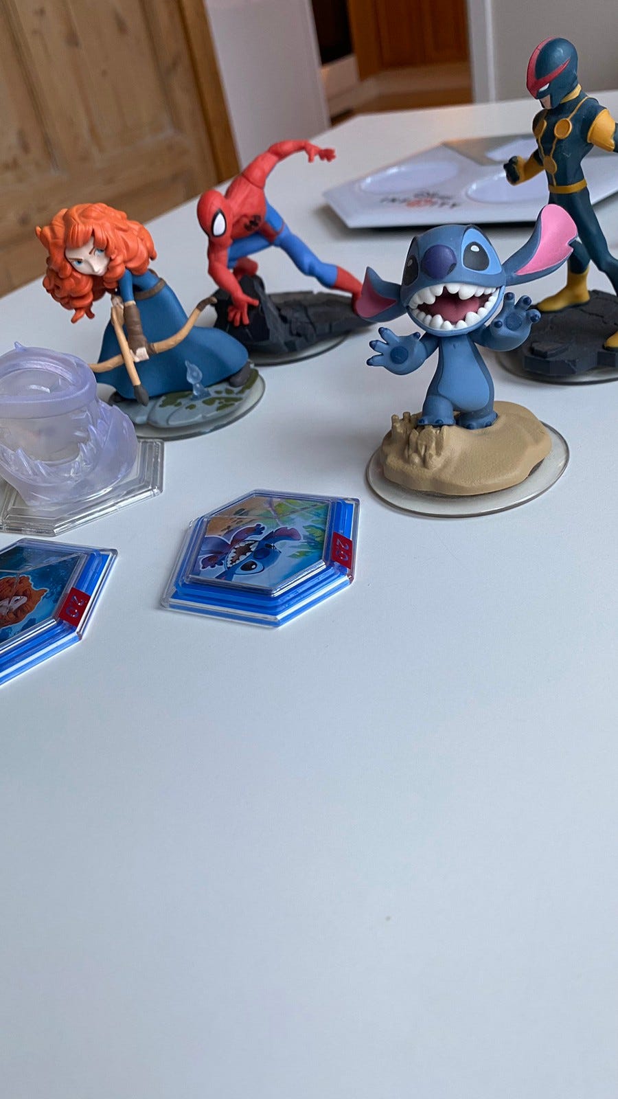 Disney Infinity figurer og base | FINN-torget