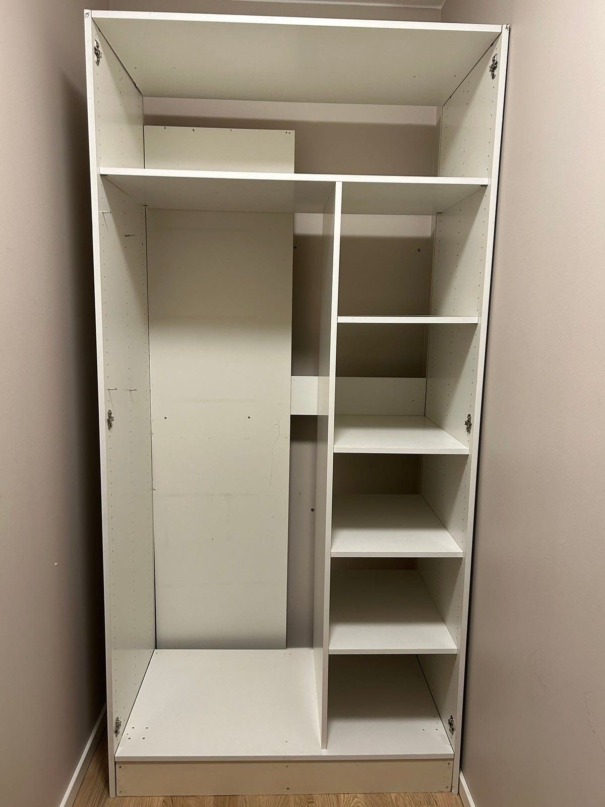 Klesskap gis bort! | FINN-torget