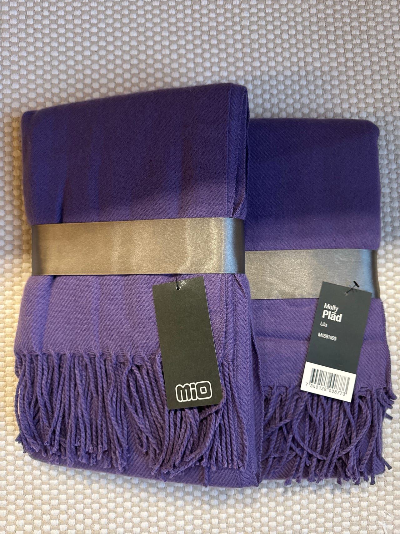 Helt ny - Pledd lilla - 2 st like | FINN-torget