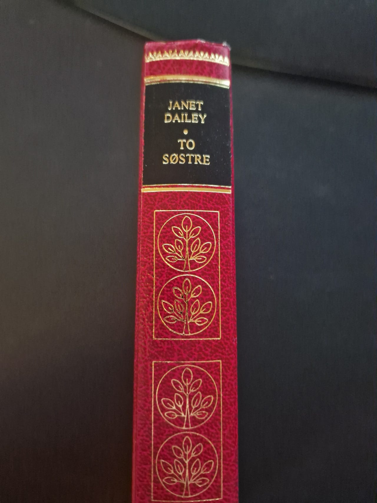 To søstre av Janet Dailey | FINN-torget