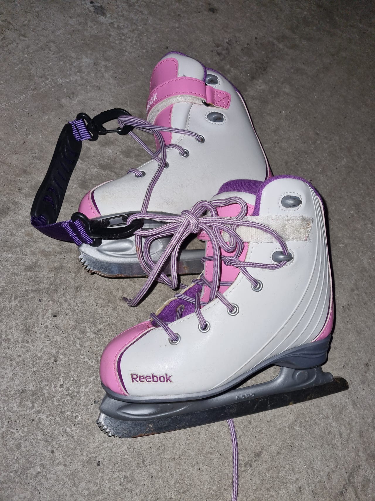 GS2, Reebok 32/33 Skjøyter | FINN-torget