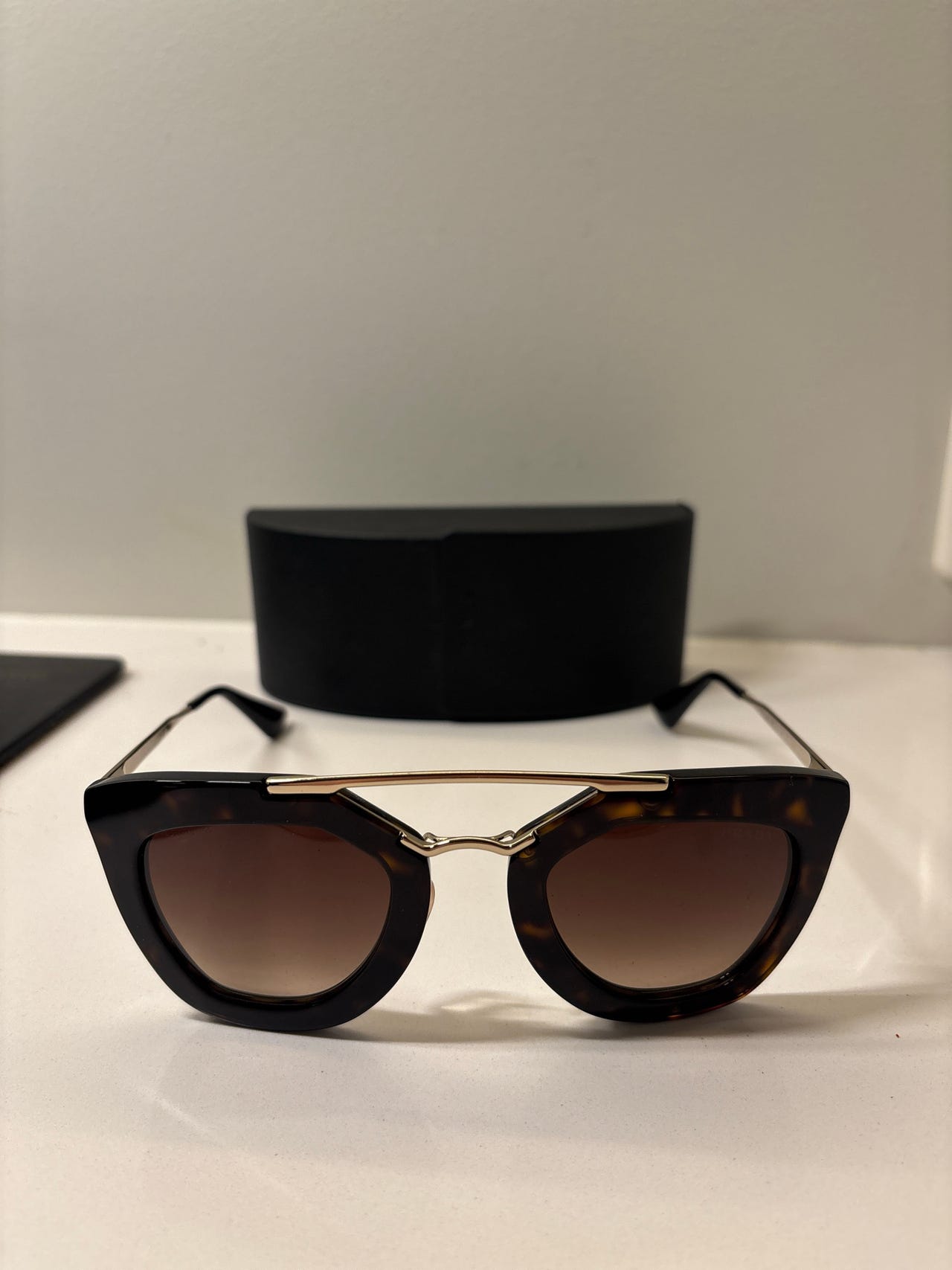 Prada SPR 09Q solbriller brune | FINN-torget