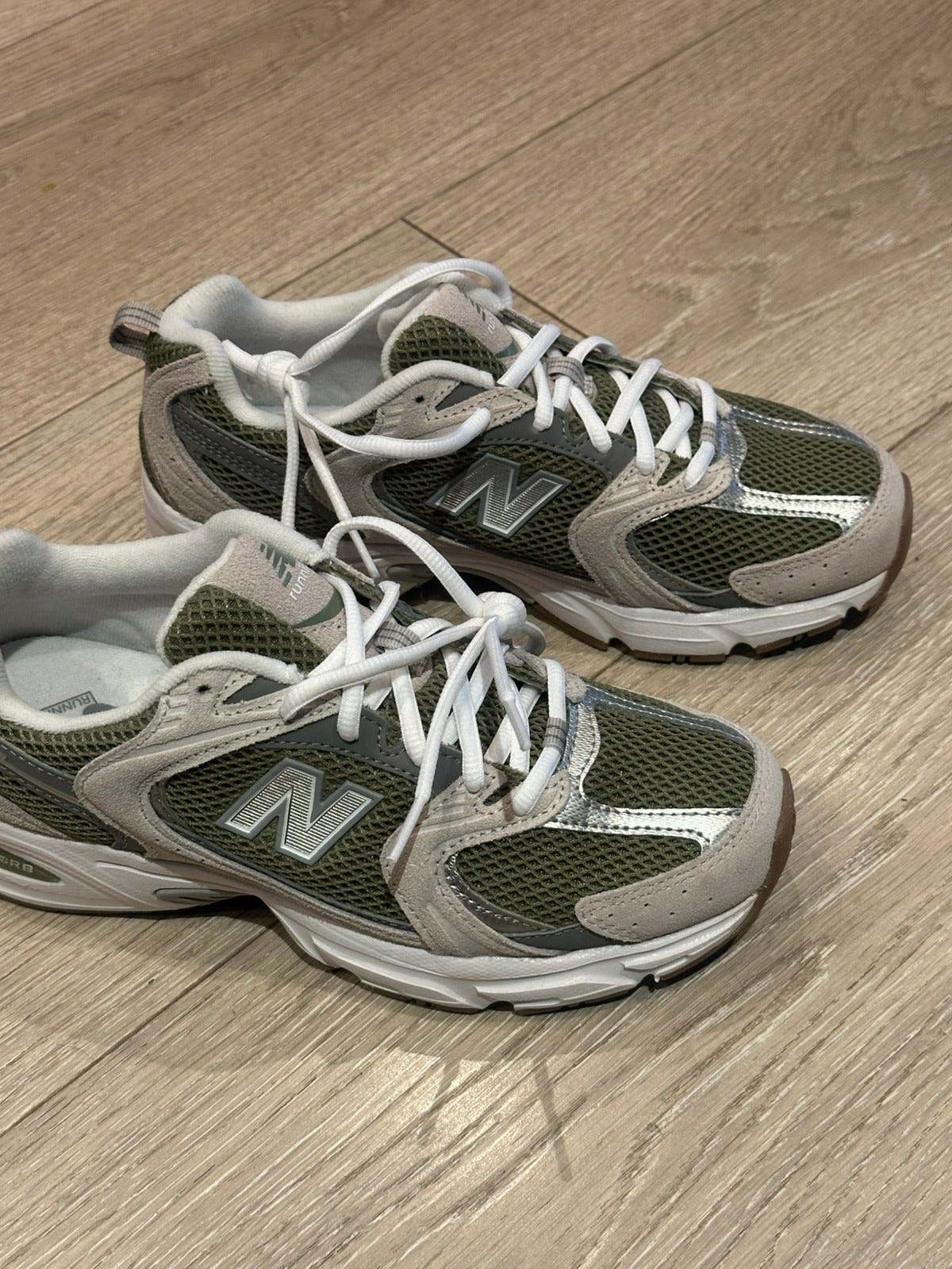NYE new balance sko strl 38 sneakers olive green olivine | FINN-torget