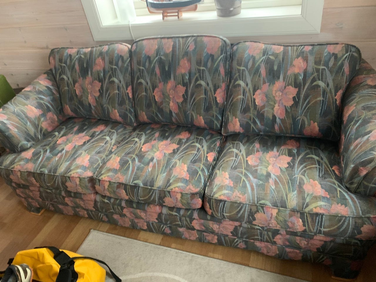 Pent brukt sofa selges | FINN-torget