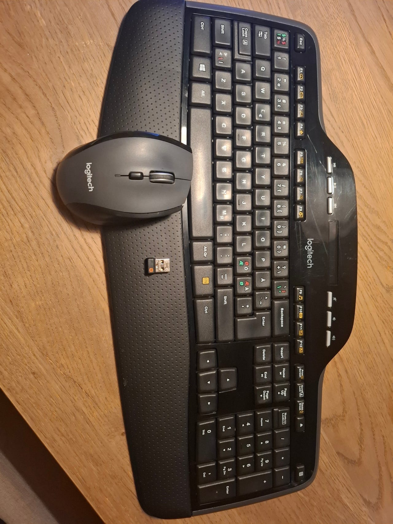 Logitech K710 sett med tastatur og mus | FINN-torget