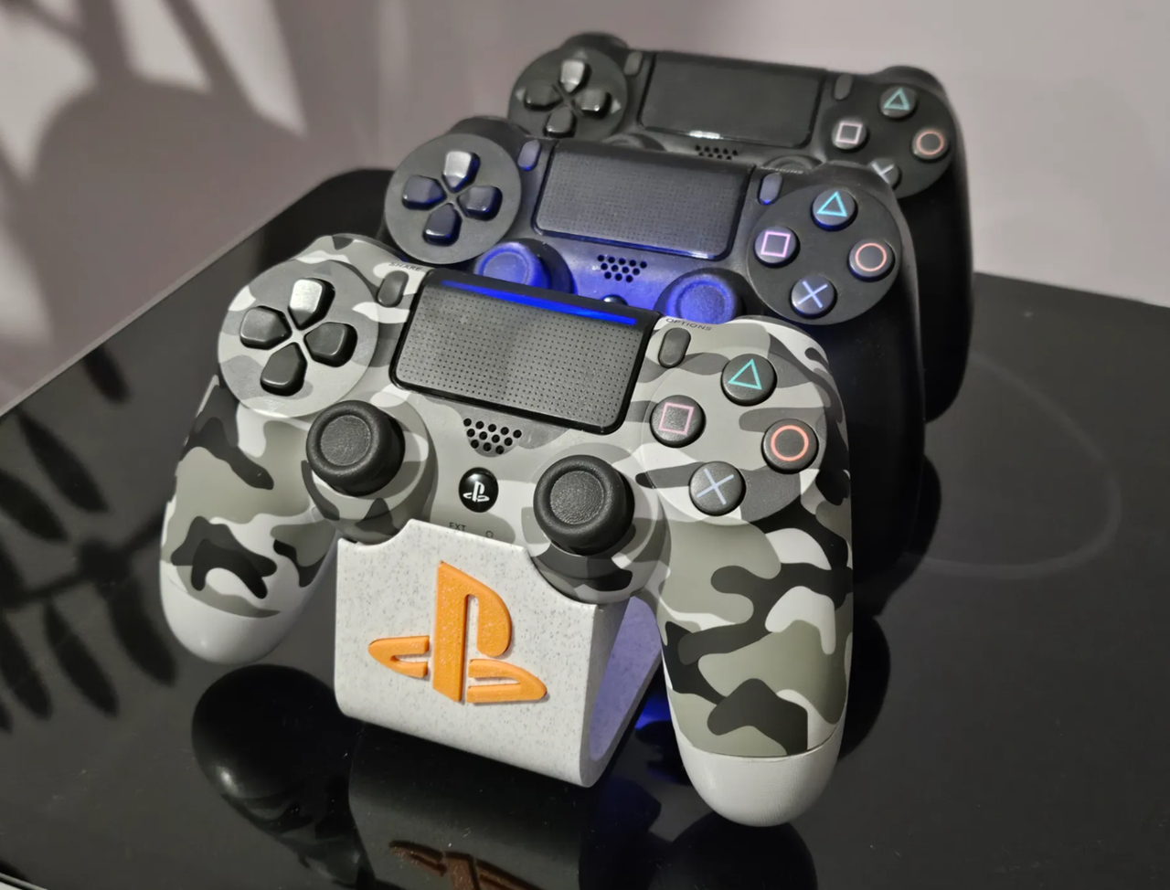 PS4 kontroller stativ enkel, dobbel og trippel | FINN-torget