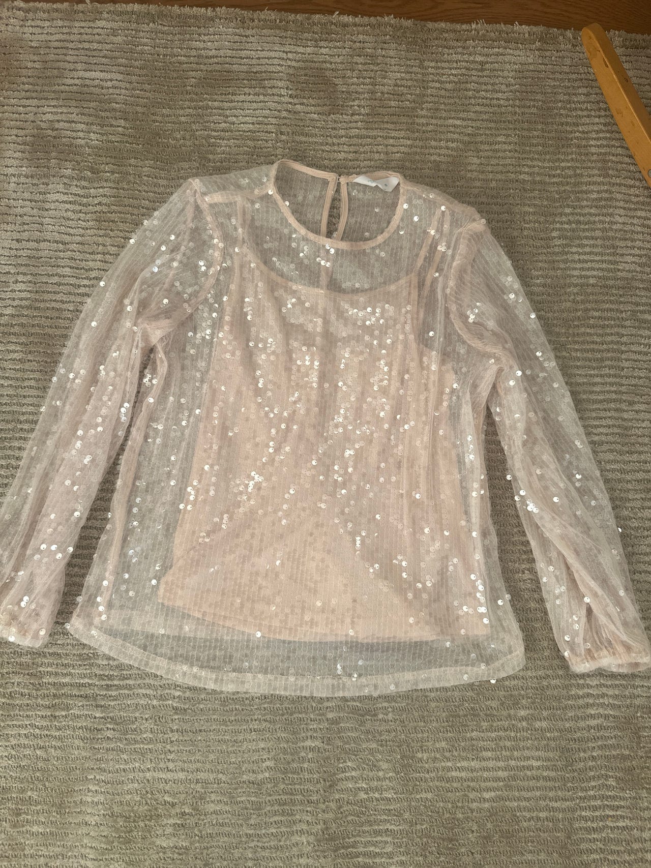 Som ny! Råfin champagnefarget paljett topp str S | FINN-torget