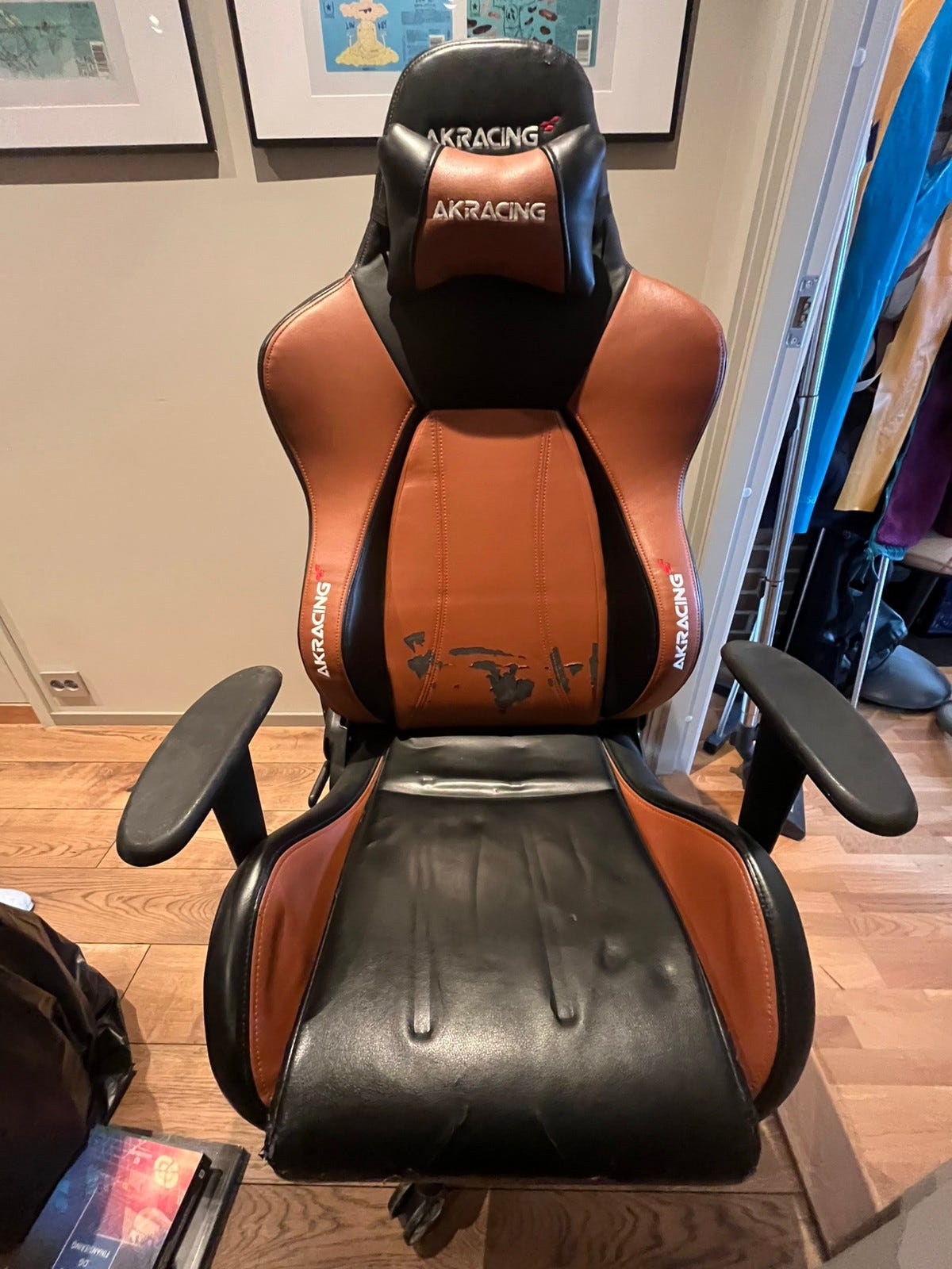 AK Racing Gamingstol selges - litt bruksmerker | FINN-torget