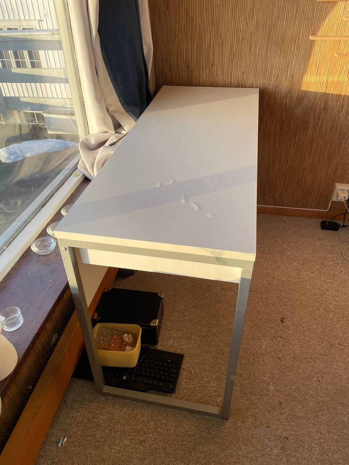 Hvit pult | FINN-torget