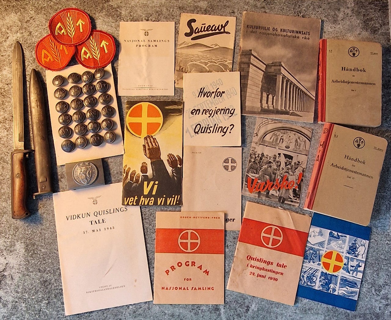 Ww2 Lot. Nasjonal samling ( NS), arbeidstjenesten AT og Krag bajonette ...