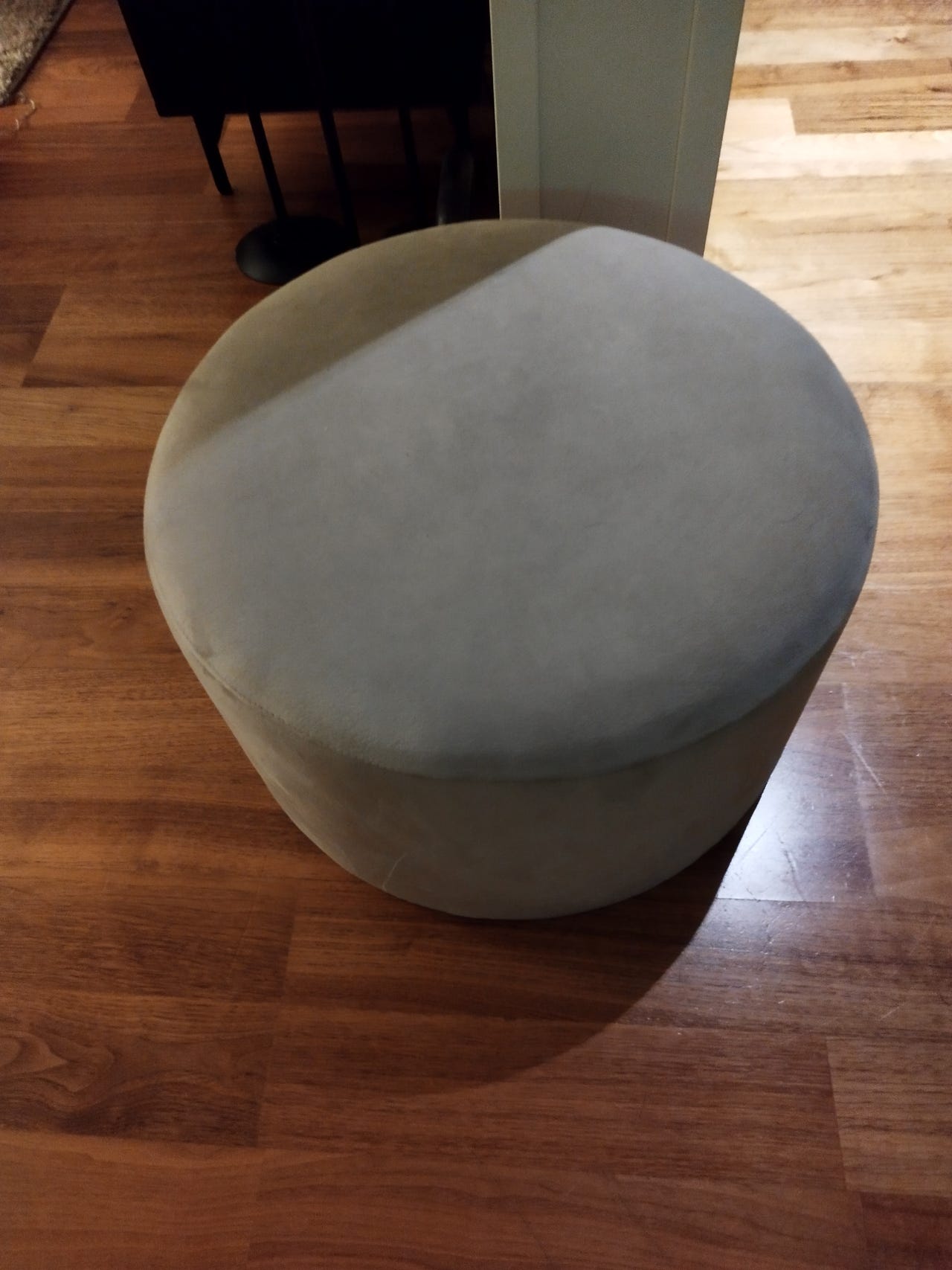 Fin grønnaktig puff | FINN-torget