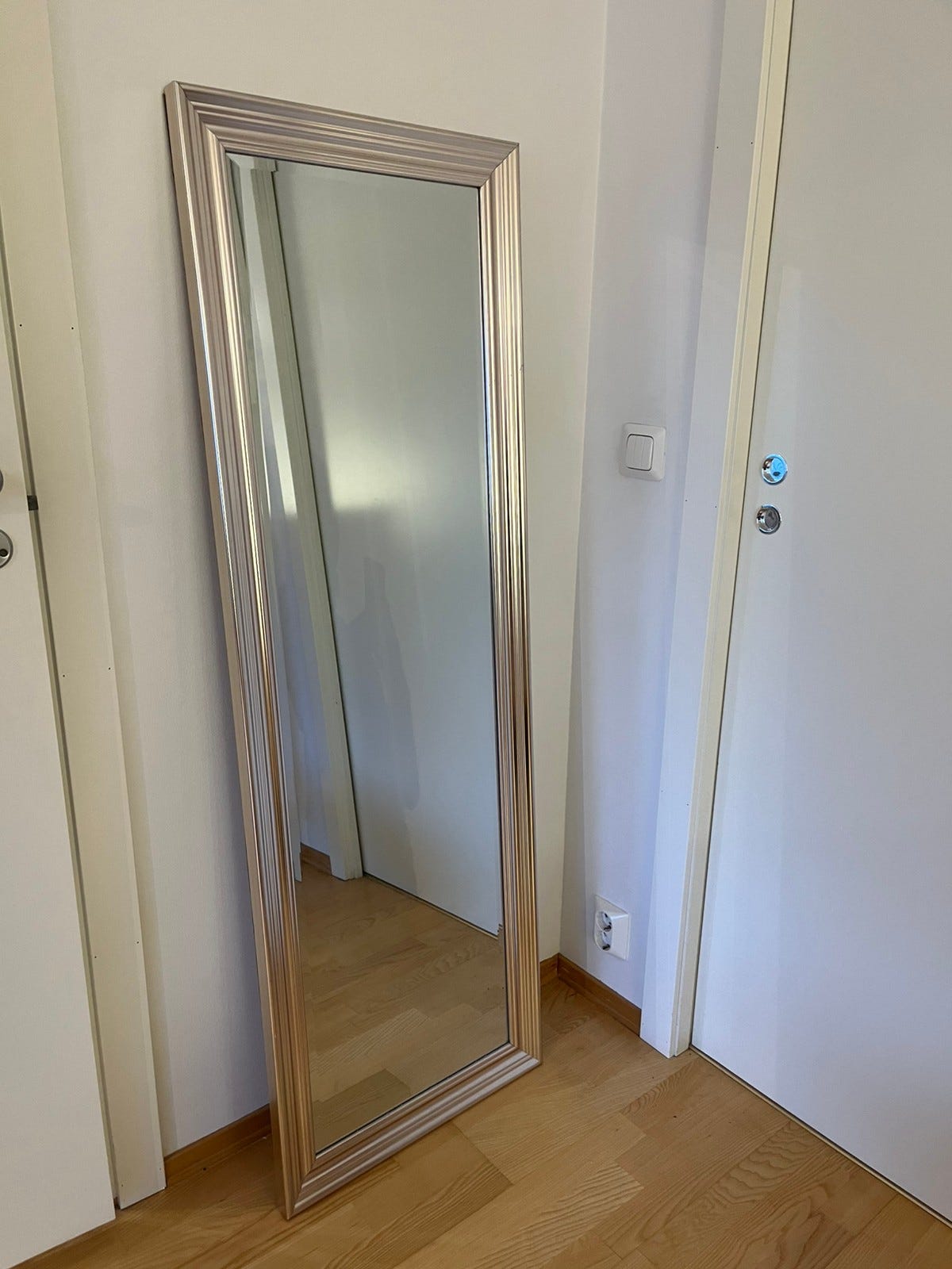 Pent speil fra Interart Design selges! | FINN-torget