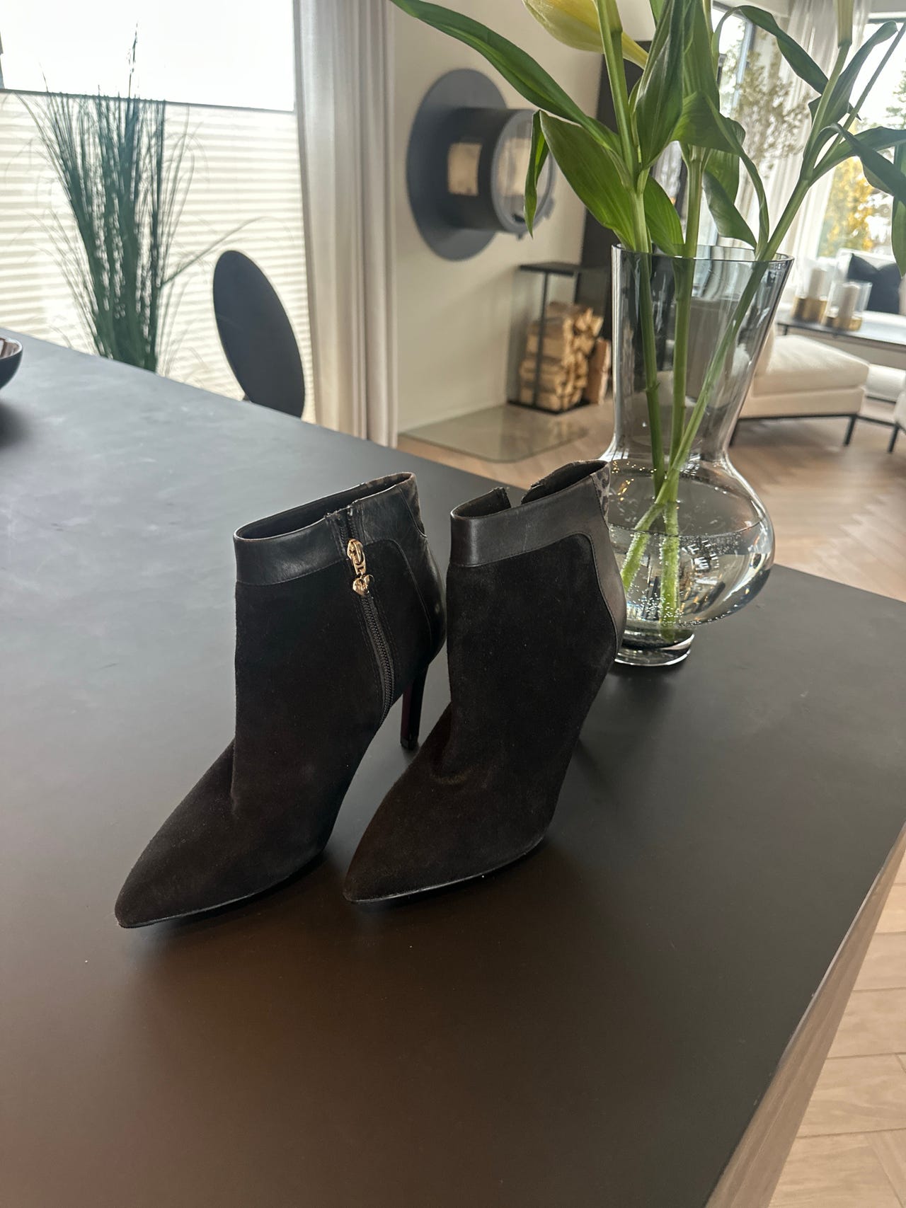 Superfine sorte pumps i str 37 | FINN-torget