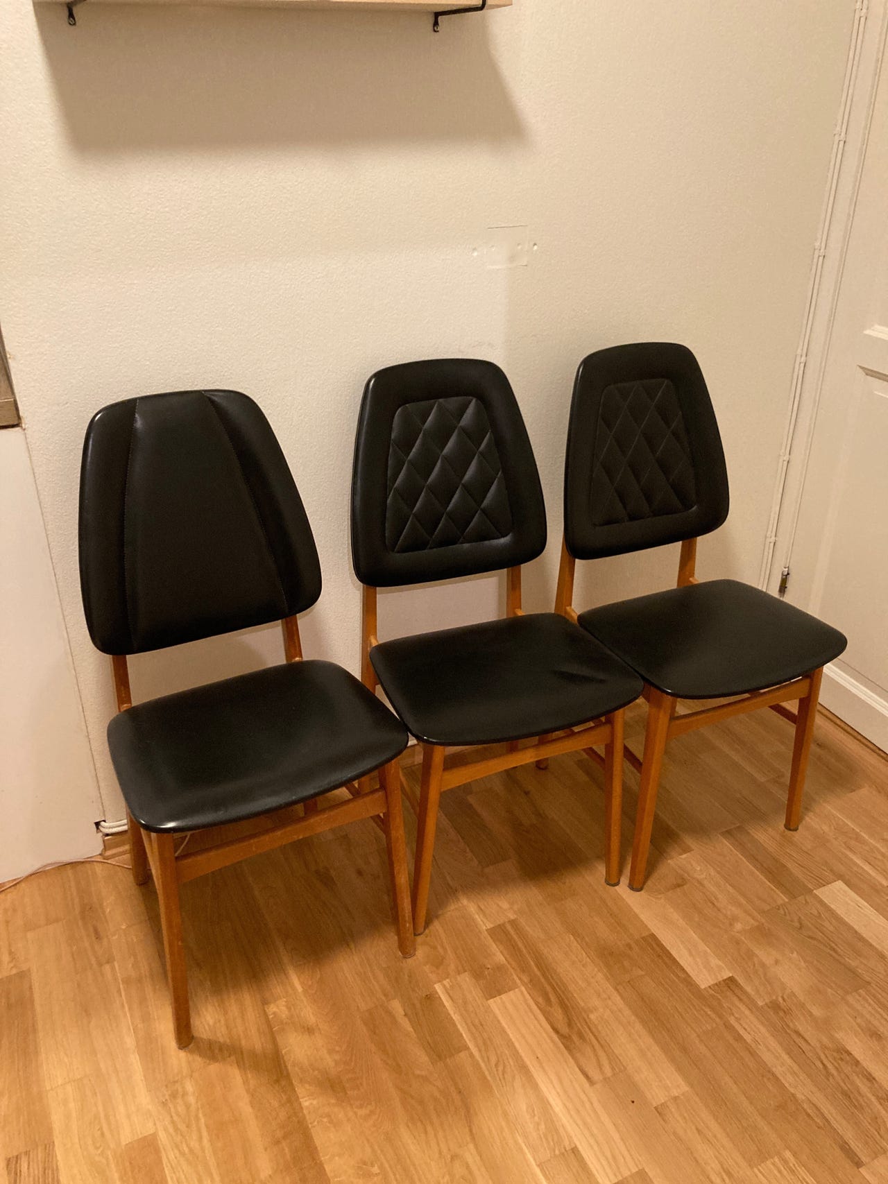 Teak stoler (reservert) | FINN-torget