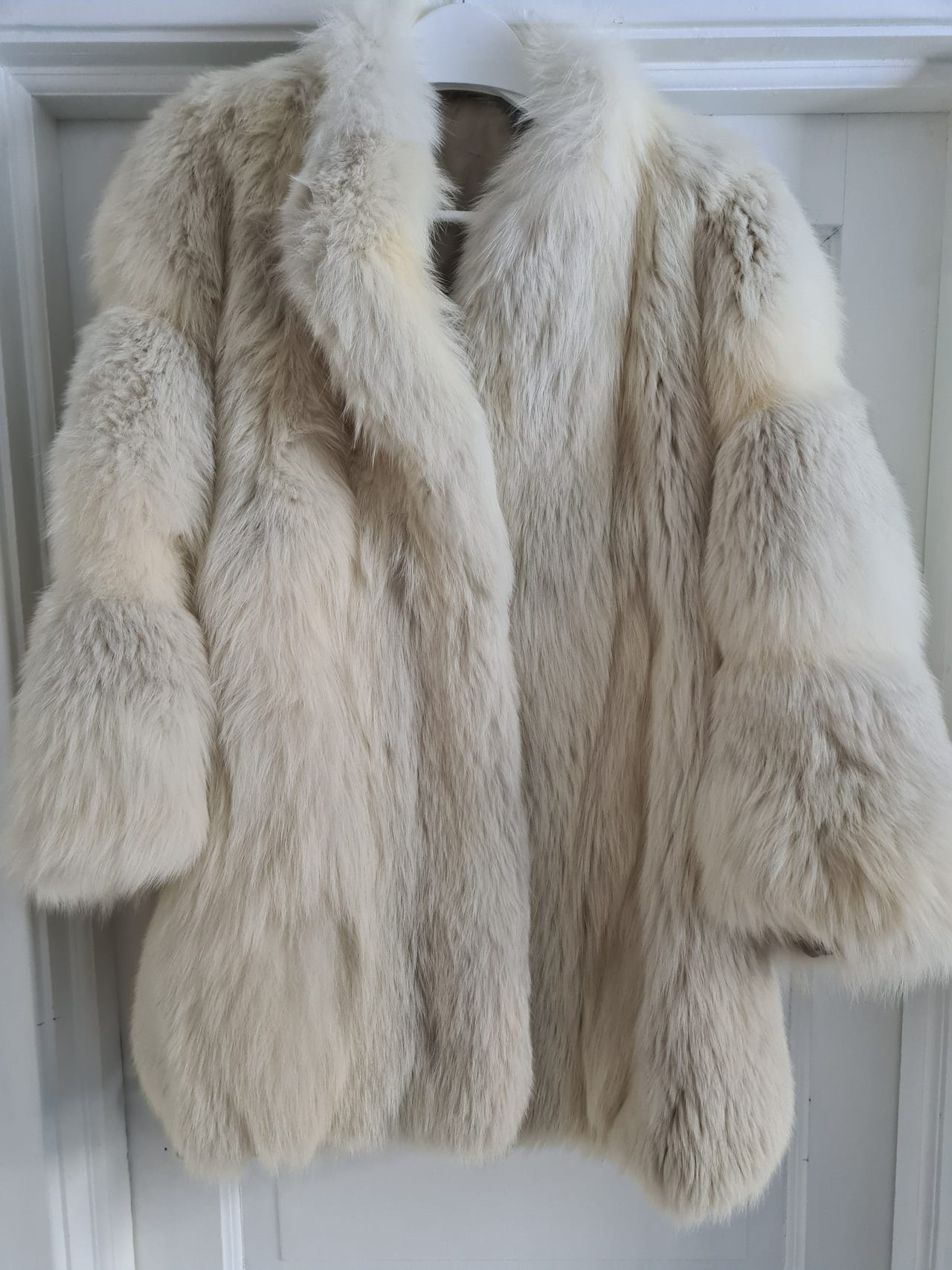 Arctic fox, pelsjakke, pelskåpe, rev pels, hvit pels | FINN-torget