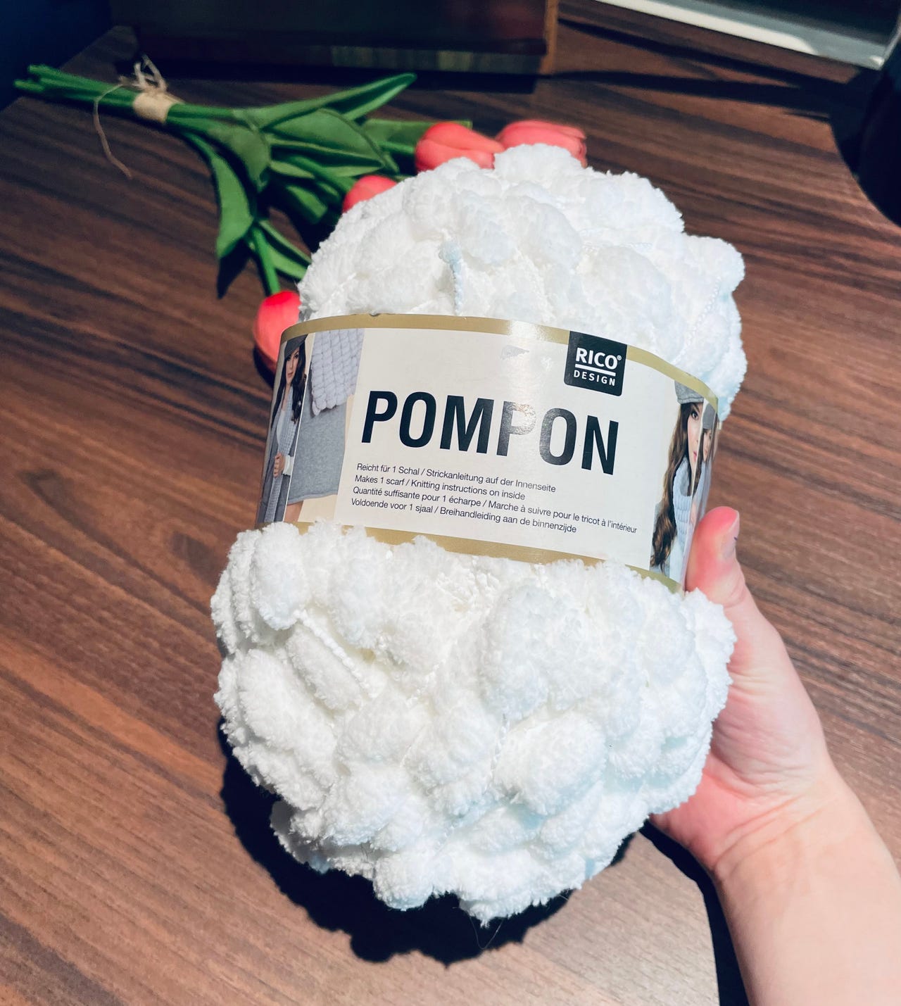 Hvit pompon garn, 100 meter | FINN-torget