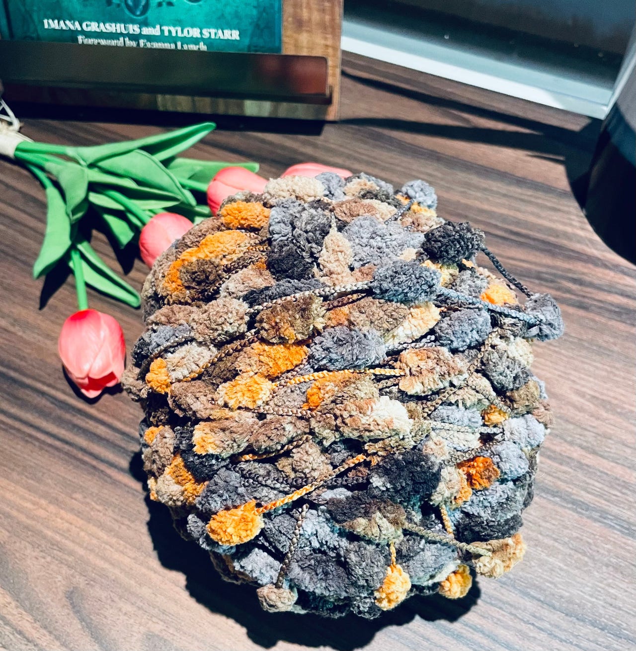 Grå/brun Pompon garn 100 meter | FINN-torget