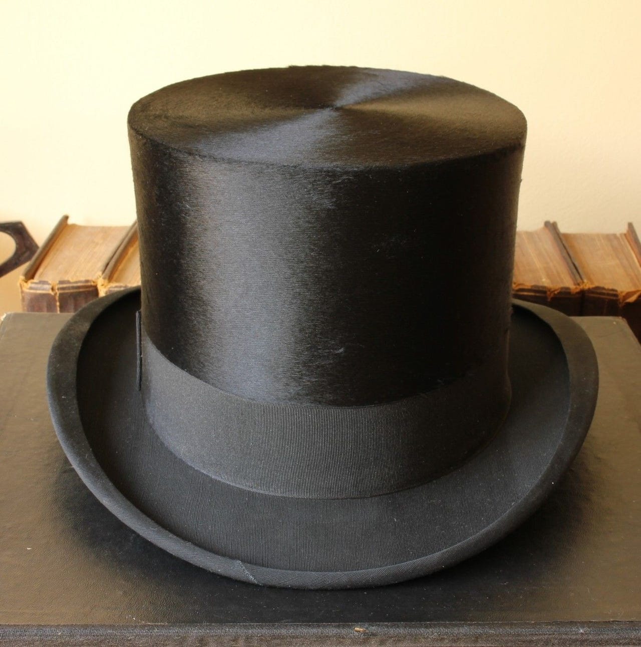 Empire Super Quality Black Silk Top Hat | FINN-torget