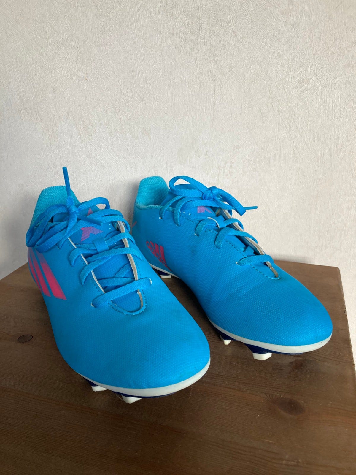 Adidas fotballsko str 38 2/3 | FINN-torget