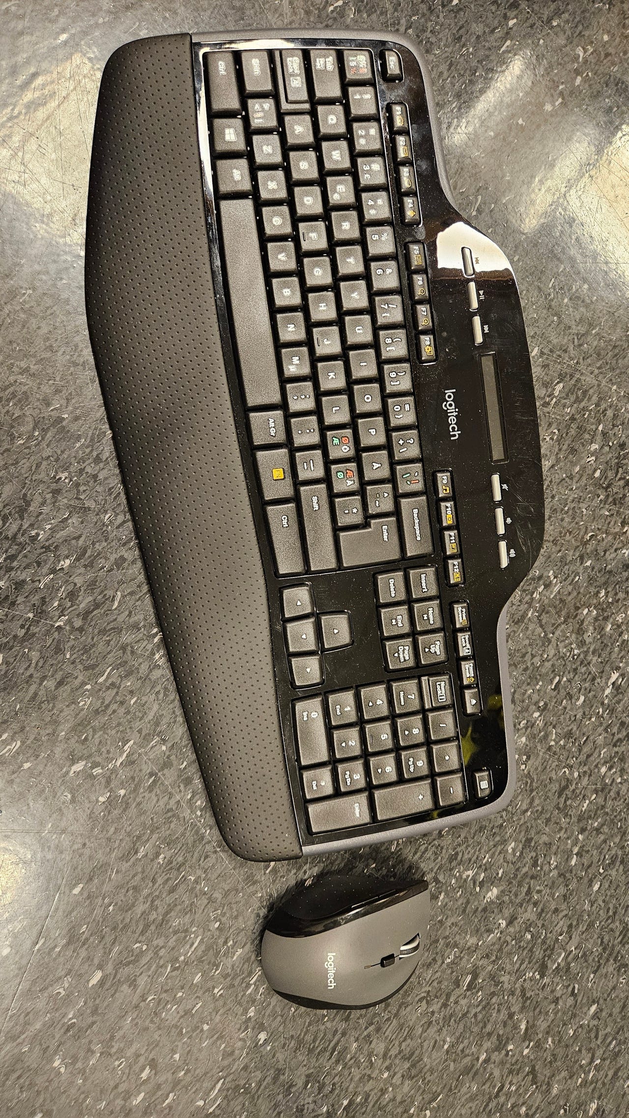 Logitech MK710 (norsk)PERFORMANCE WIRELESS TASTATURSETT | FINN-torget