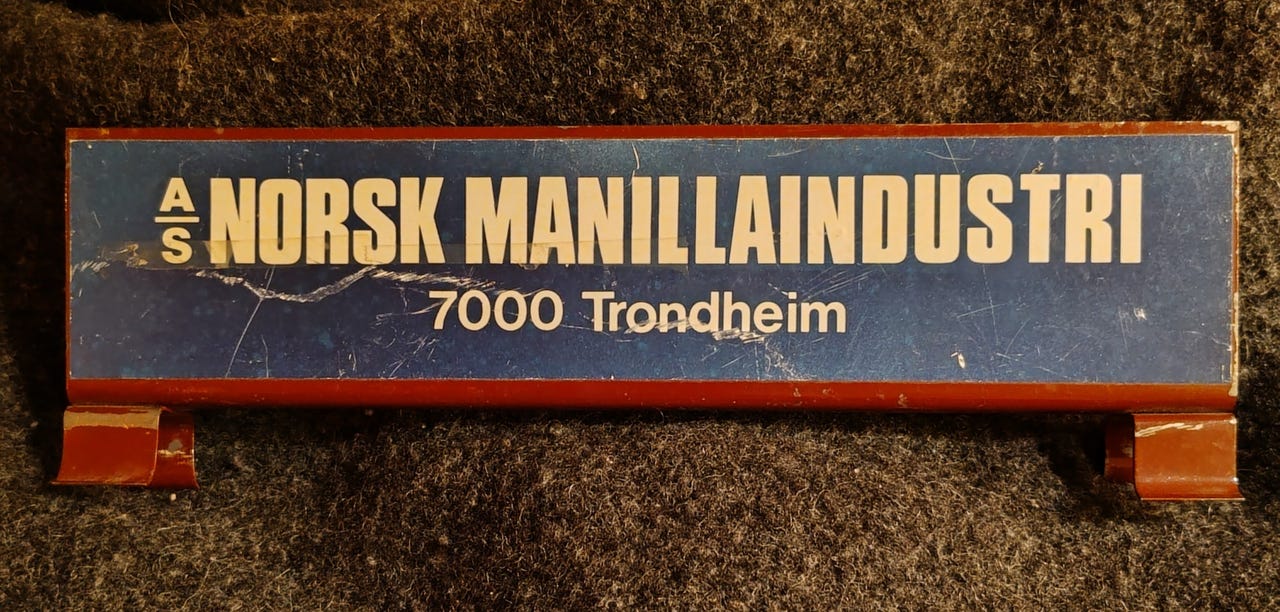 Skilt As Norsk Manillaindustri Trondheim, 30× 7 cm selges | FINN-torget