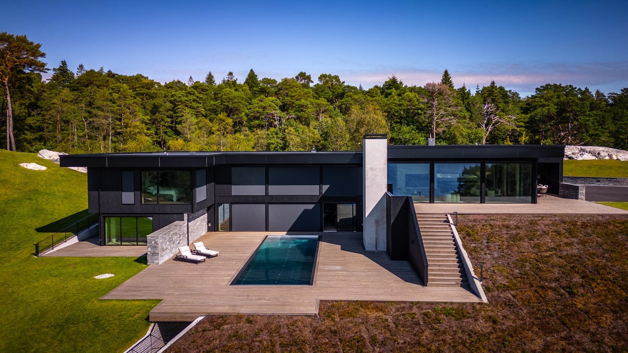 Nyoppført villa i eksklusivt område på Milde med spektakulær utsikt ...