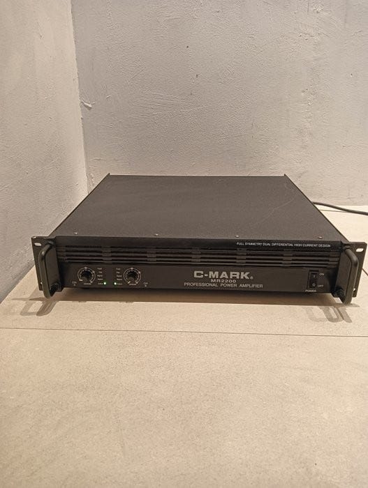 C-MARK - MR-2200 - Faststoff effektforsterker | FINN-torget