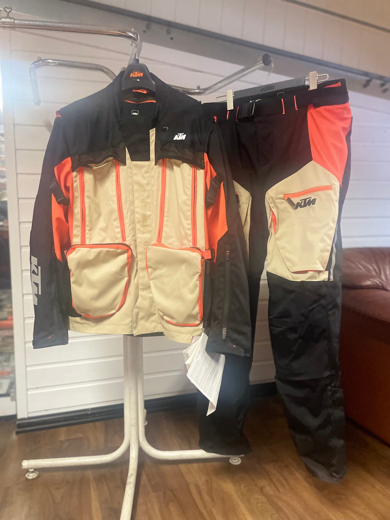 KTM ADV R V2 SET | FINN-torget