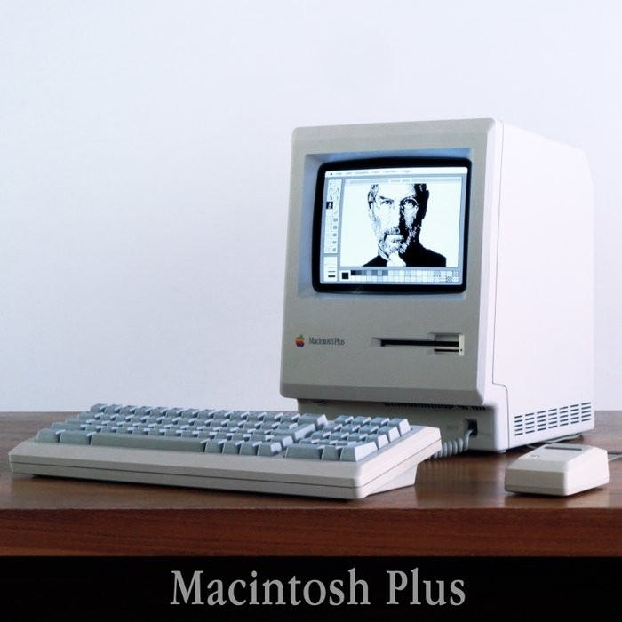 Apple (RE-CAPPED) Macintosh PLUS signed by “Steve Jobs” - Datamaskin - Med ersta | FINN-torget
