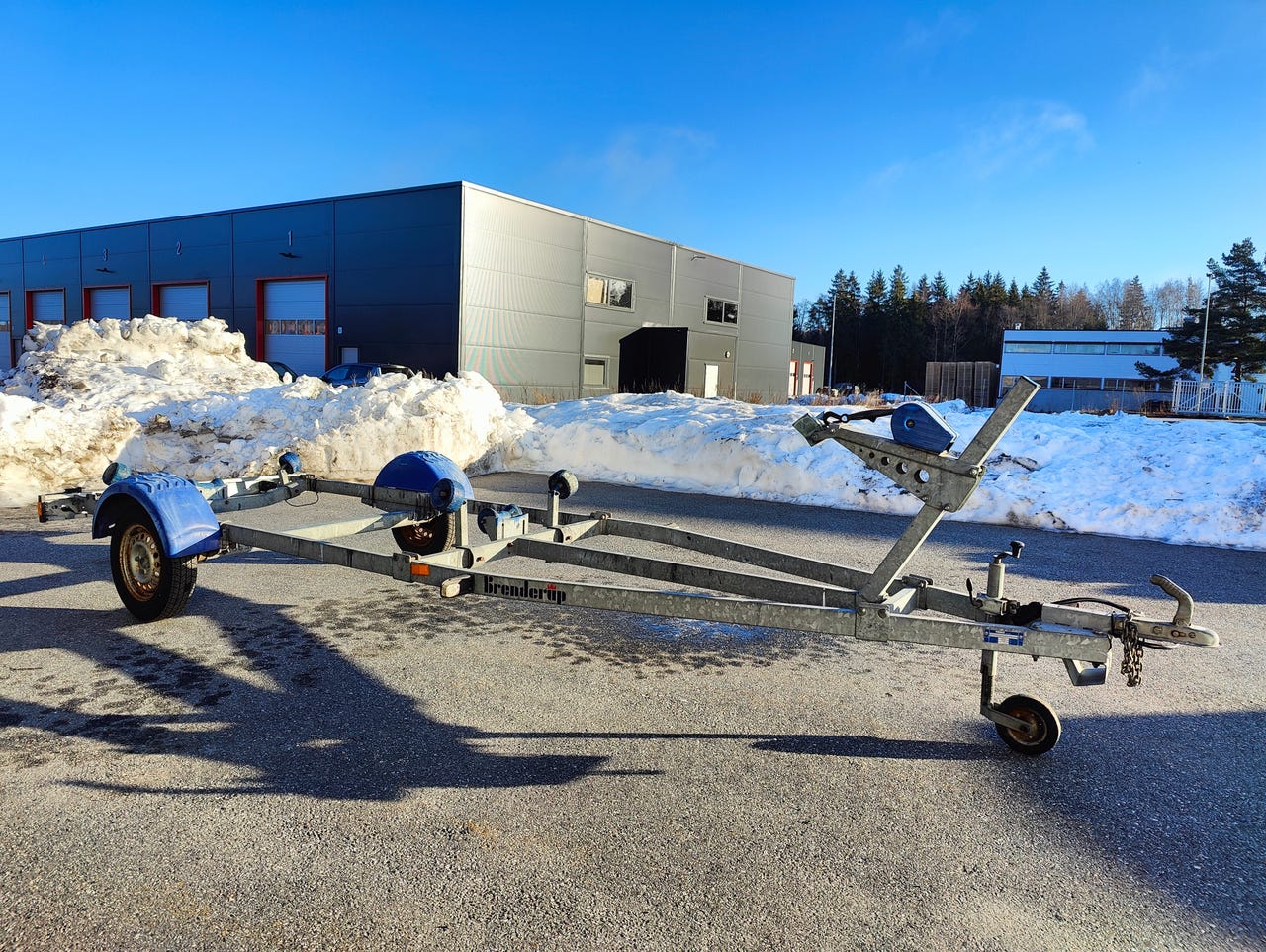 Fin Brenderup båthenger som passer til cirka 17 fot båter! | FINN-torget