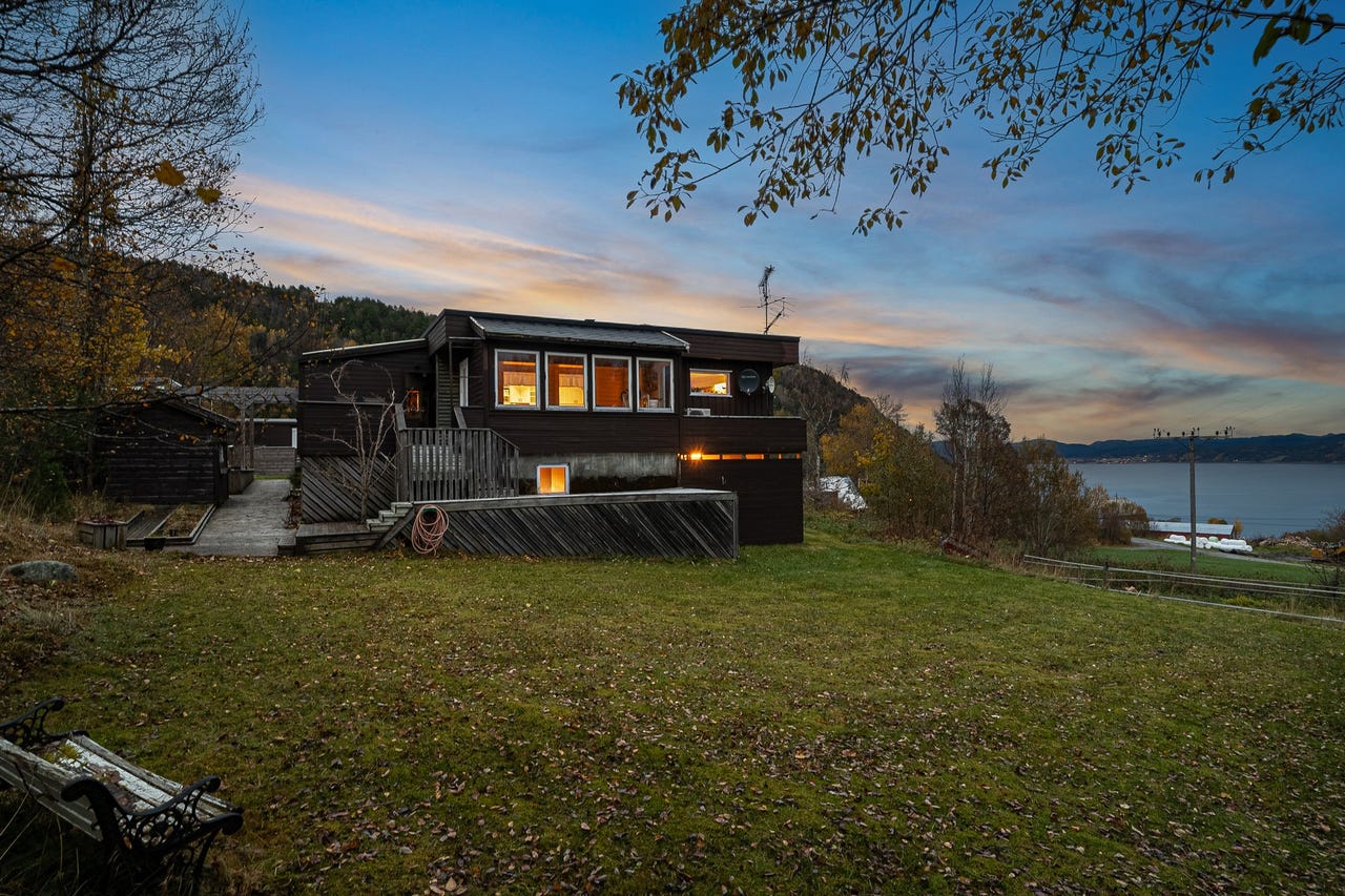 Grønningen 52, Lensvik - enebolig på 293m² fra 1975 | Visning.ai