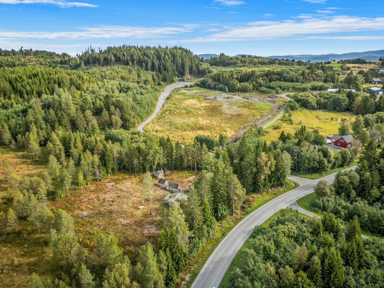 Skjermet eiendom på hele 5.214m2 tomt nært Lundåsen og Hestsjøen ...