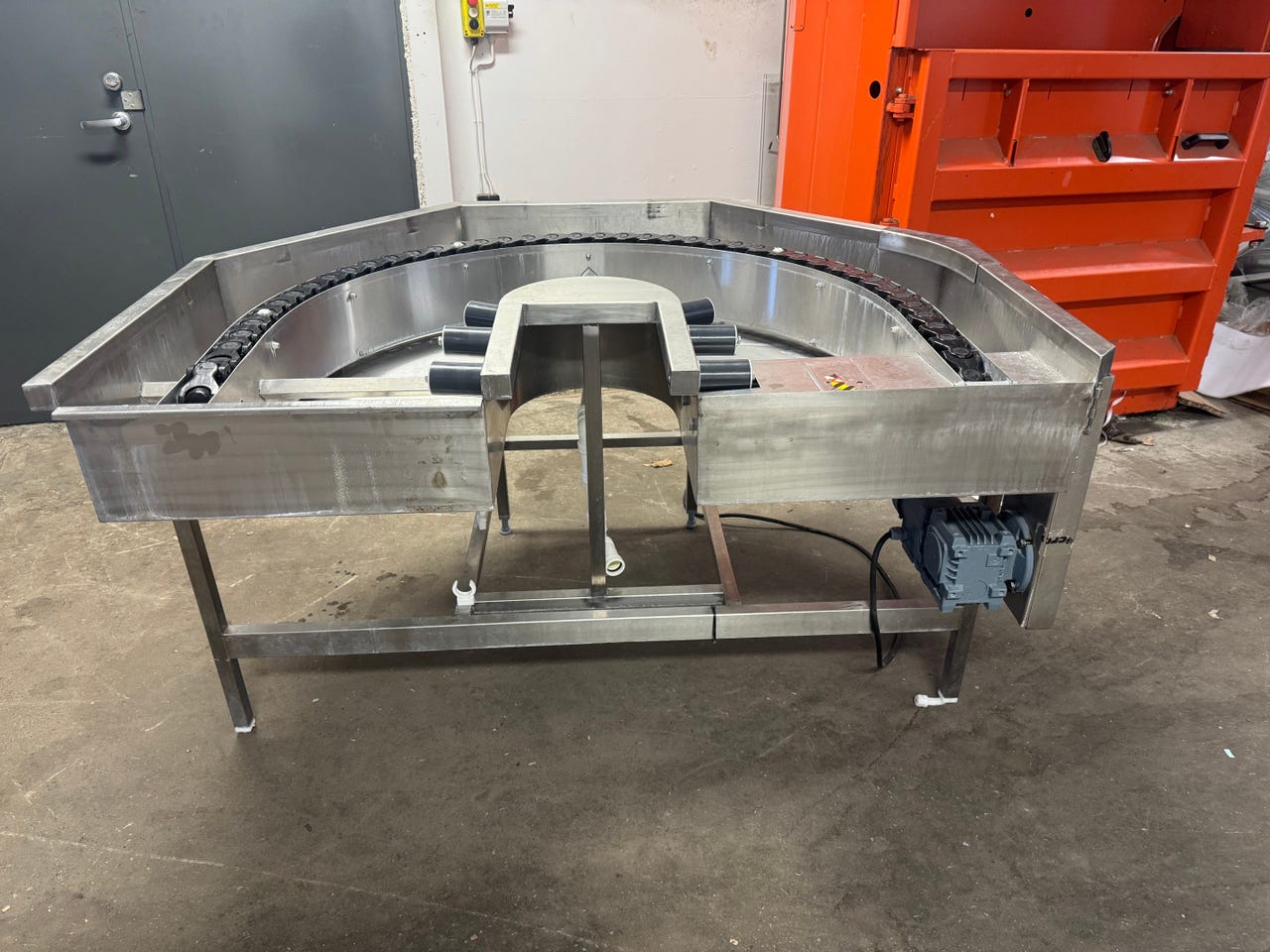 Rustfri transportør / båndsystem med motor fra EM Drift AS | FINN-torget