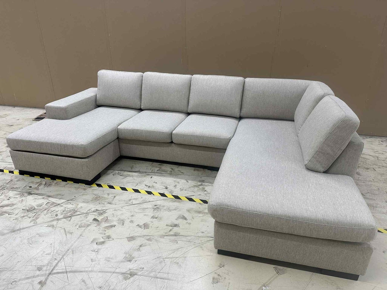 RESERVERT Lys Beige U-Sofa | TOPP STAND! | NYRENSET | 11-68 | FINN-torget