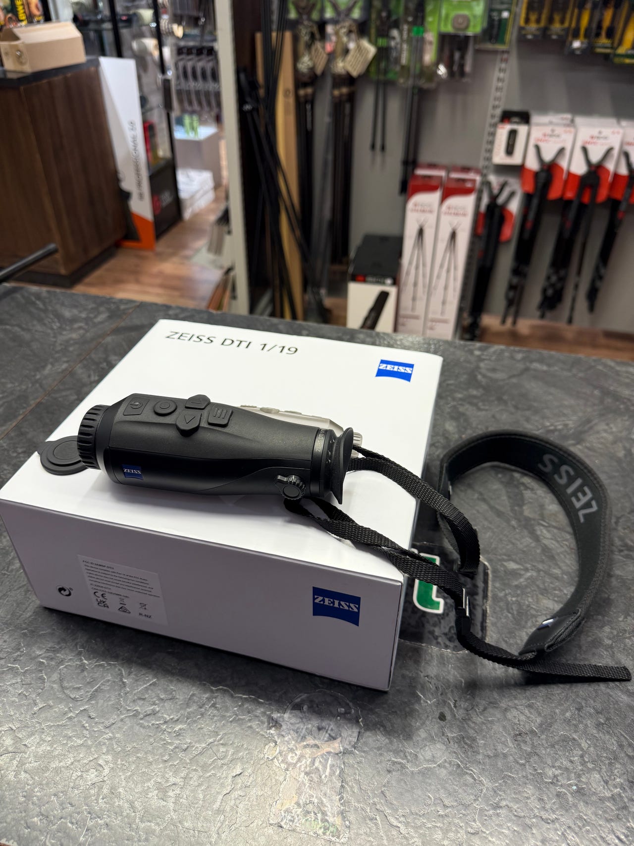 Demo Zeiss DTI 1/19 Termisk spotter, 1300 meter deteksjon! | FINN-torget