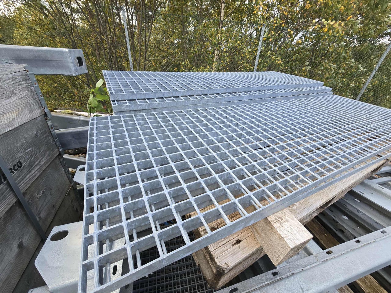 Solid galvanisert gitterrist - OUTLET-pris! | FINN-torget