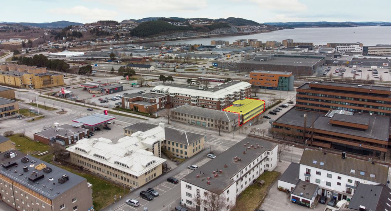 Attraktiv kontoreiendom i Steinkjer sentrum med 15 parkeringsplasser ...