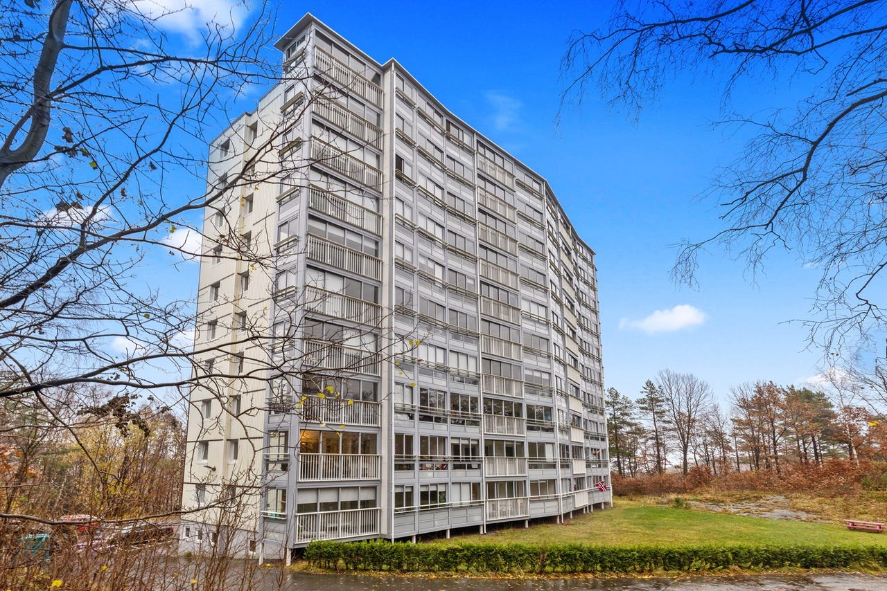 Stor 4-roms leilighet med barnevennlig beliggenhet | Innglasset balkong ...