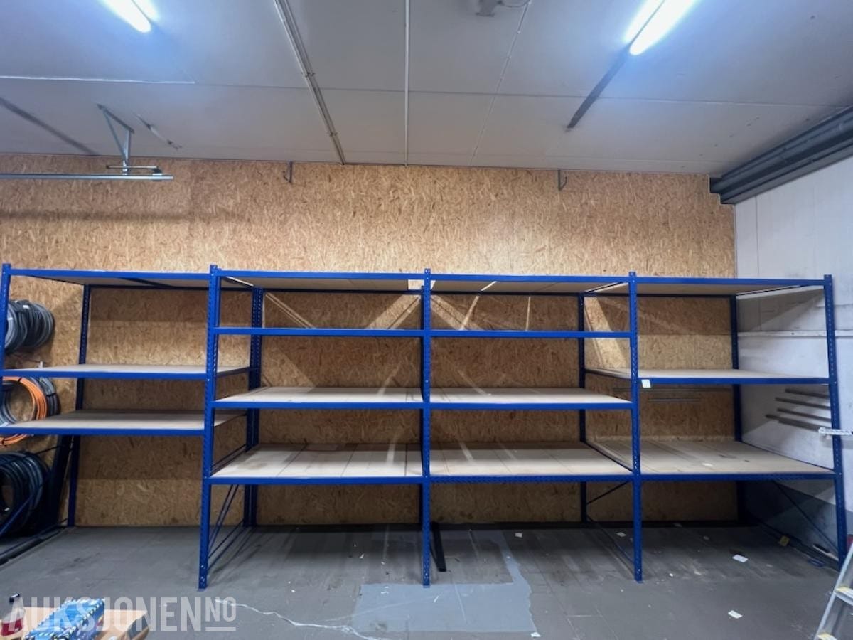 4 stk lagerreoler total lengde ca. 8 meter, høyde 3 meter | FINN-torget