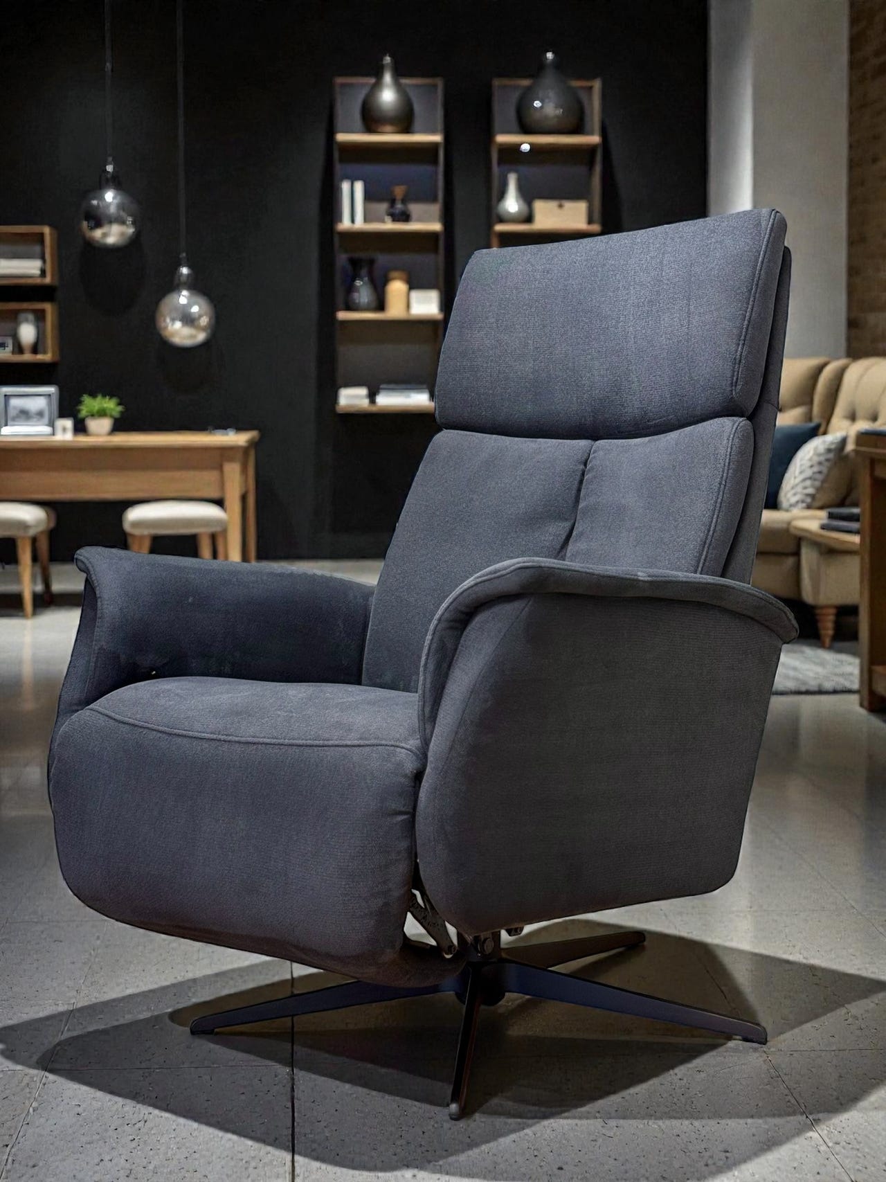 Hjørn Knudsen Vile recliner Mekanisk Stilren design Topp stand ! | FINN ...