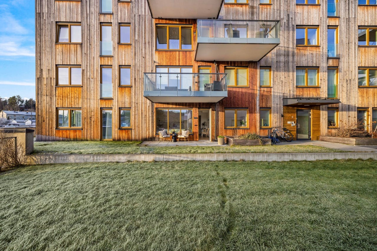 Lys og moderne 2-roms selveier med 15 m² terrasse og tilgang til felles ...