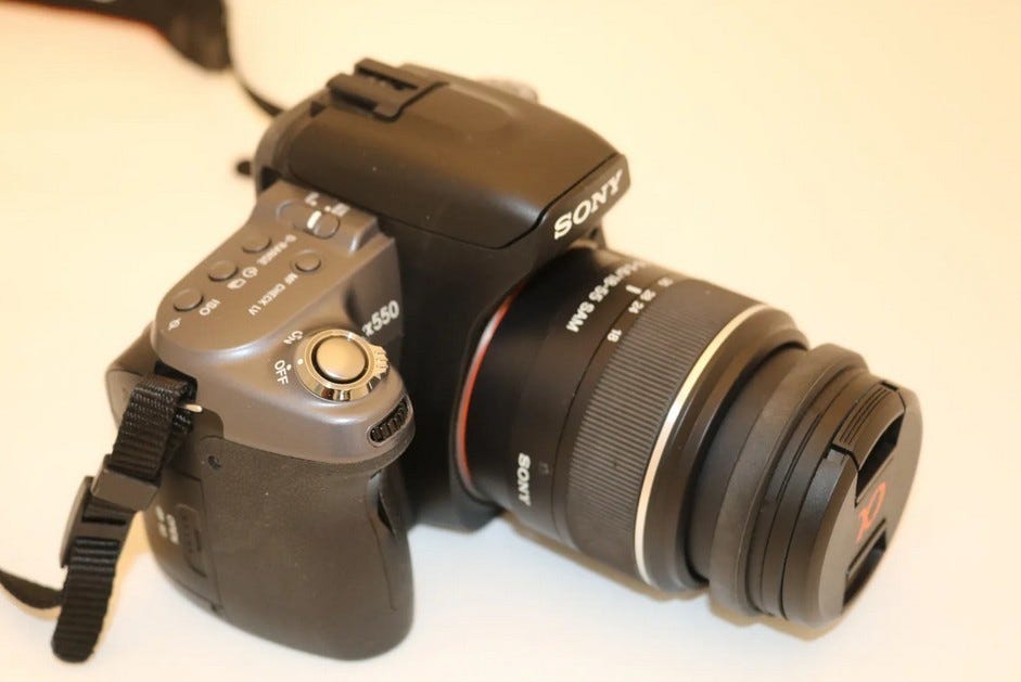 Digitalt fotoapparat Sony A550 w med 3,5-5,6/18-55mm objektiv, lader og ...
