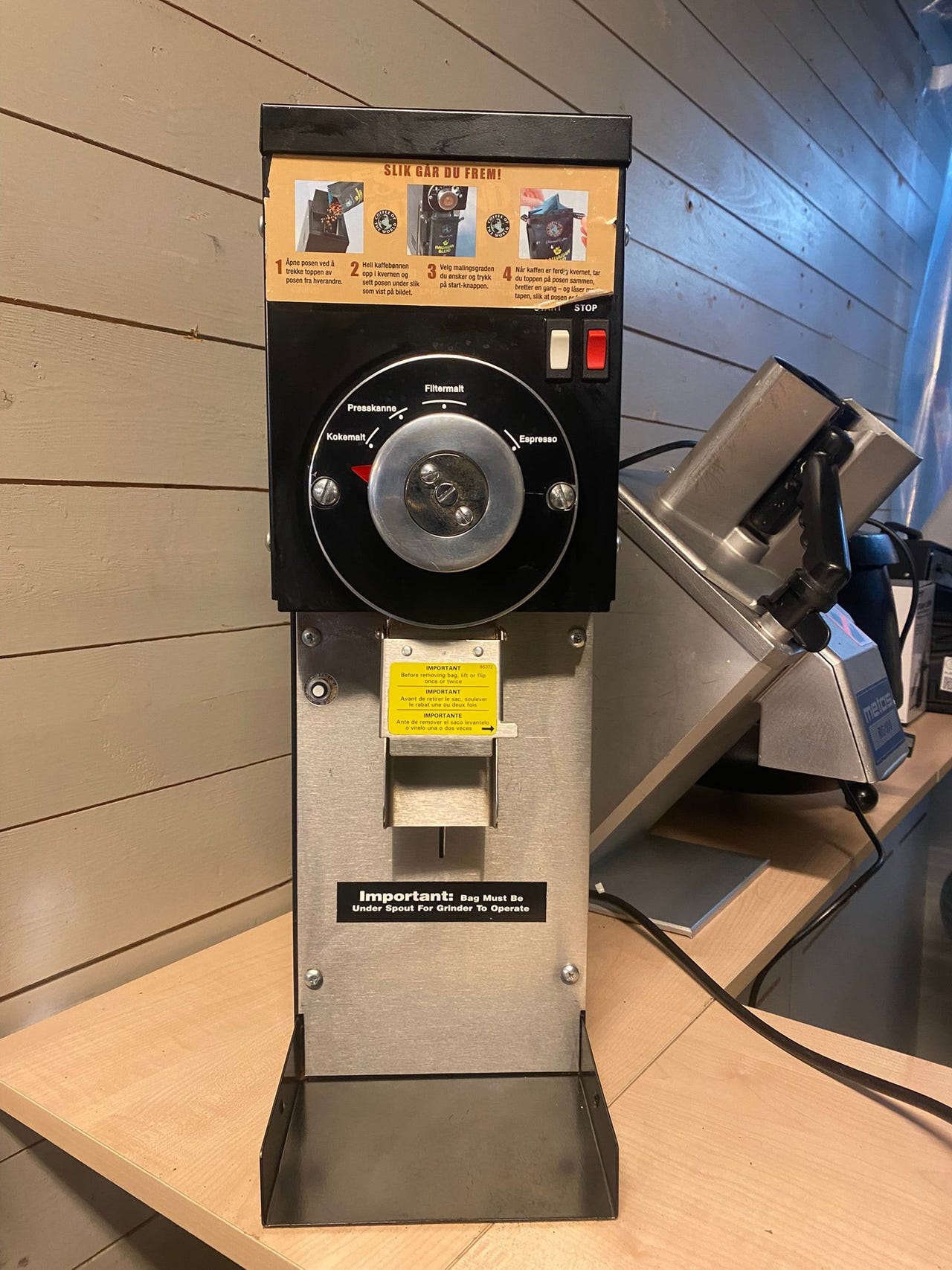 GRINDMASTER 835 KAFFEKVERNER - GARANTI - KAN LEVERES | FINN-torget