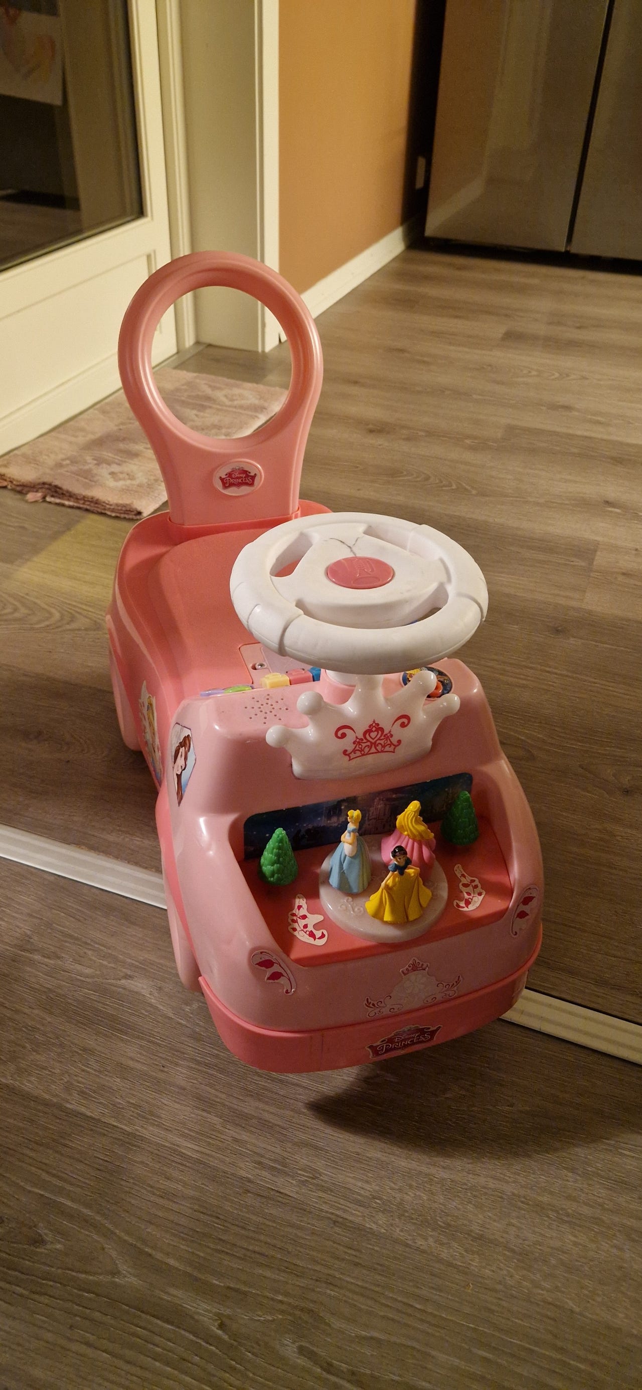 Interaktiv lekebil gis bort | FINN-torget