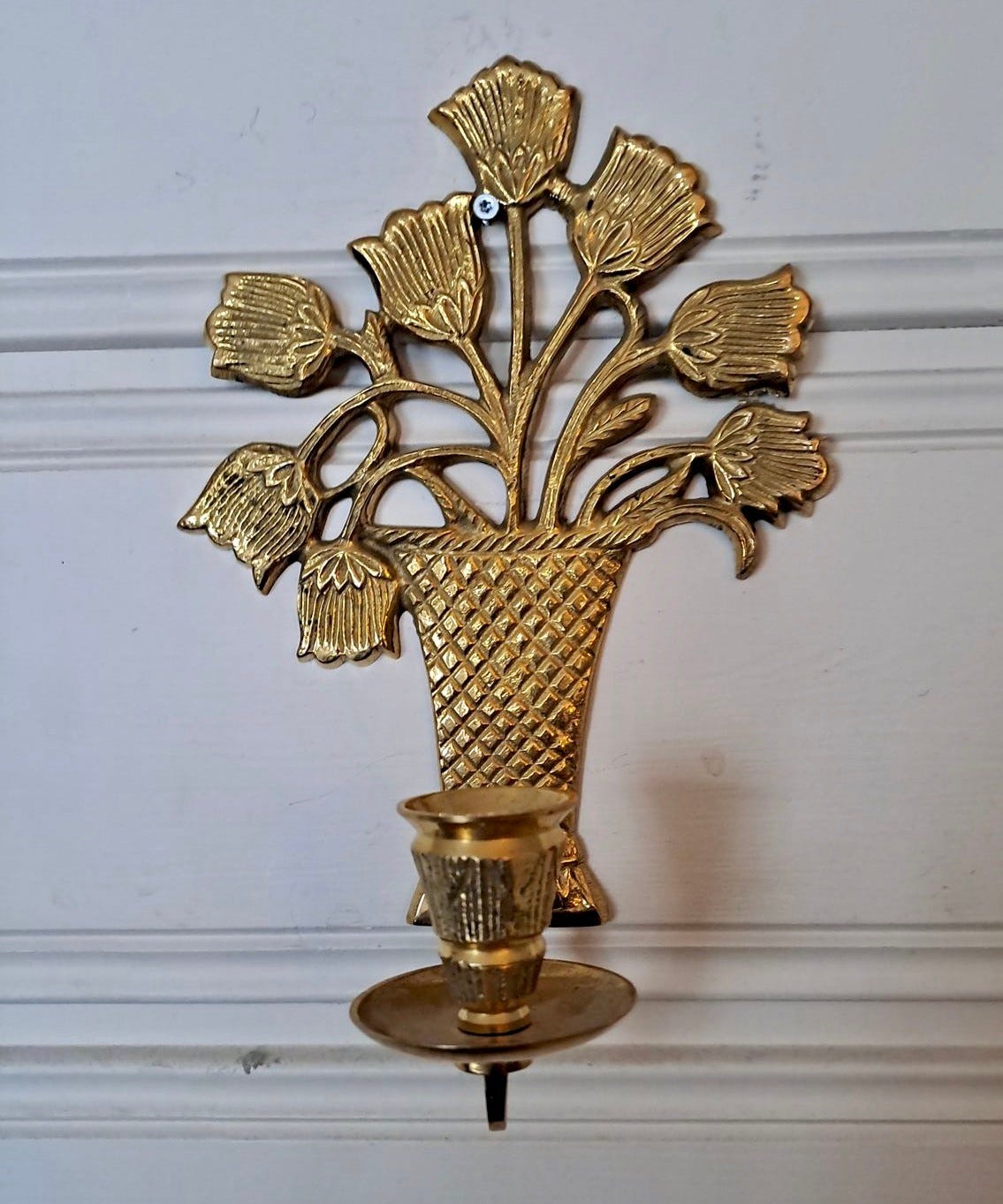 Søt vintage vegglysestake/ lysestake til vegg i messing | FINN-torget