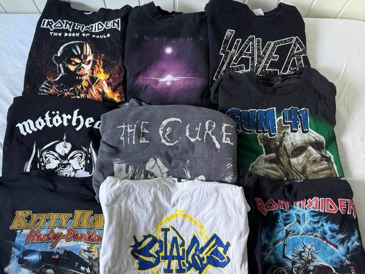 Ulike vintage bandmerch | FINN-torget