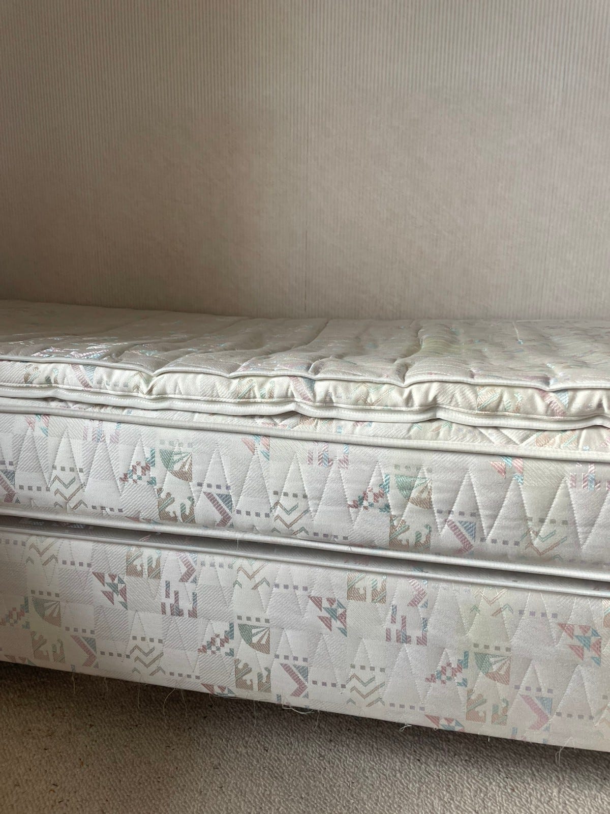 Seng gis bort ved henting | FINN-torget