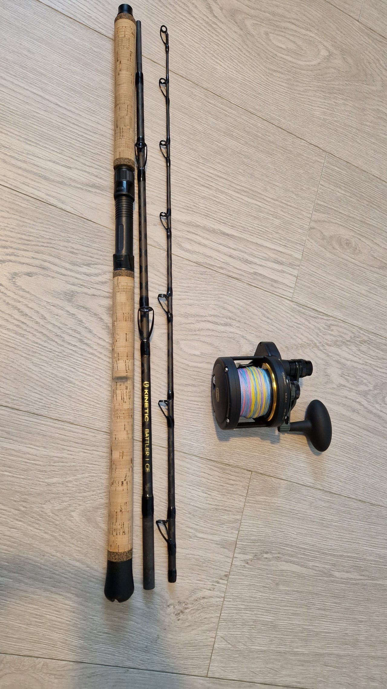 Kinetic Battler I og Penn Fathom - Havfiskestang med snelle | FINN-torget