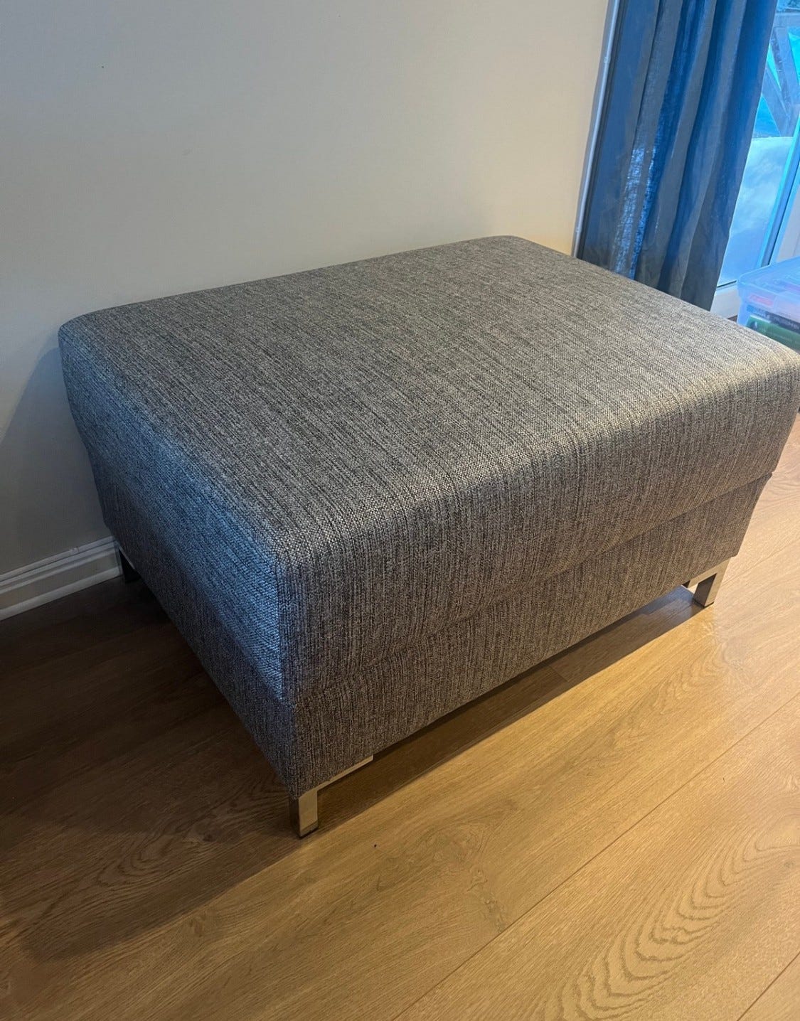 Gråmelert puff, knapt brukt | FINN-torget