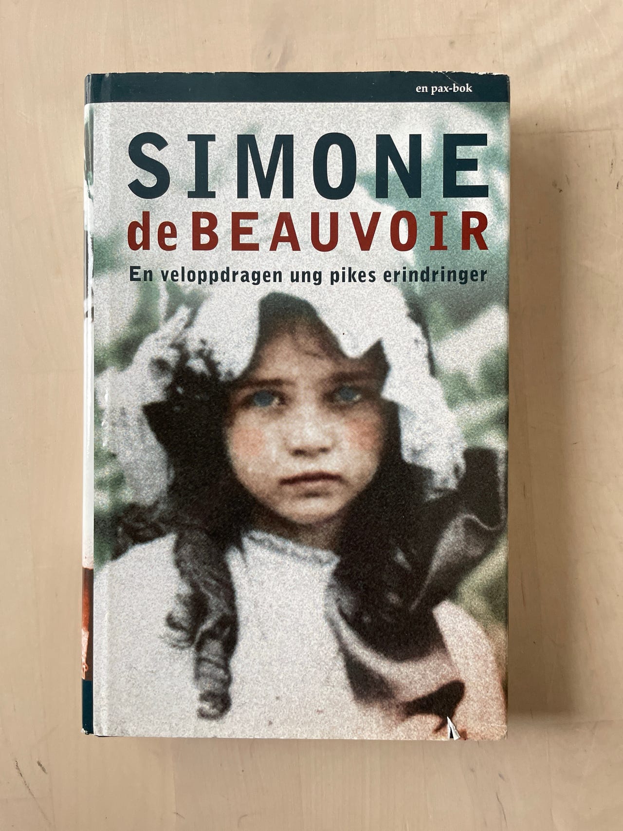 Simone de Beauvoir «En veloppdragen ung pikes erindringer» | FINN-torget
